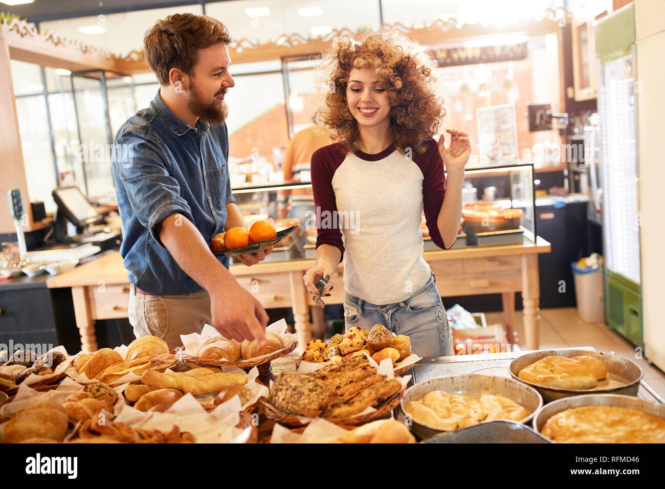 Bakery shop couple hi-res stock photography and images - Alamy