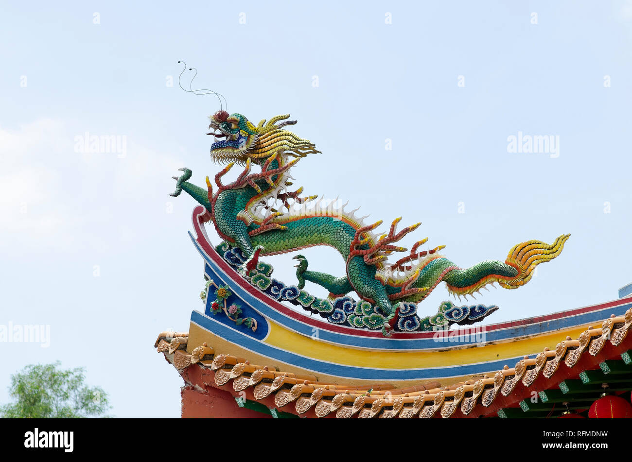 statue of dragon mythological animal on the eave on the Thean Hou ...