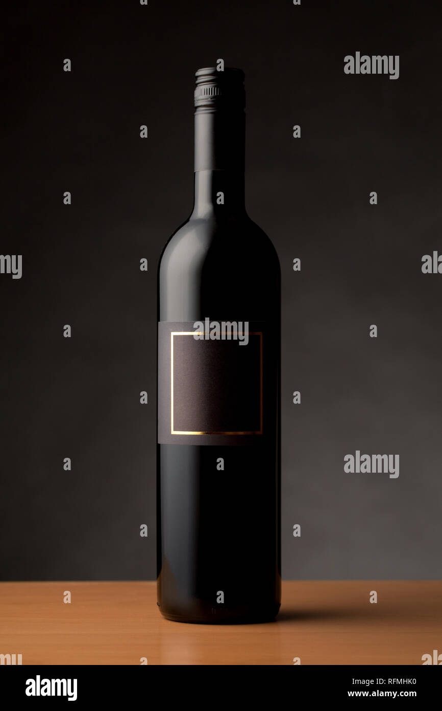 Black wine bottle hi-res stock photography and images - Alamy
