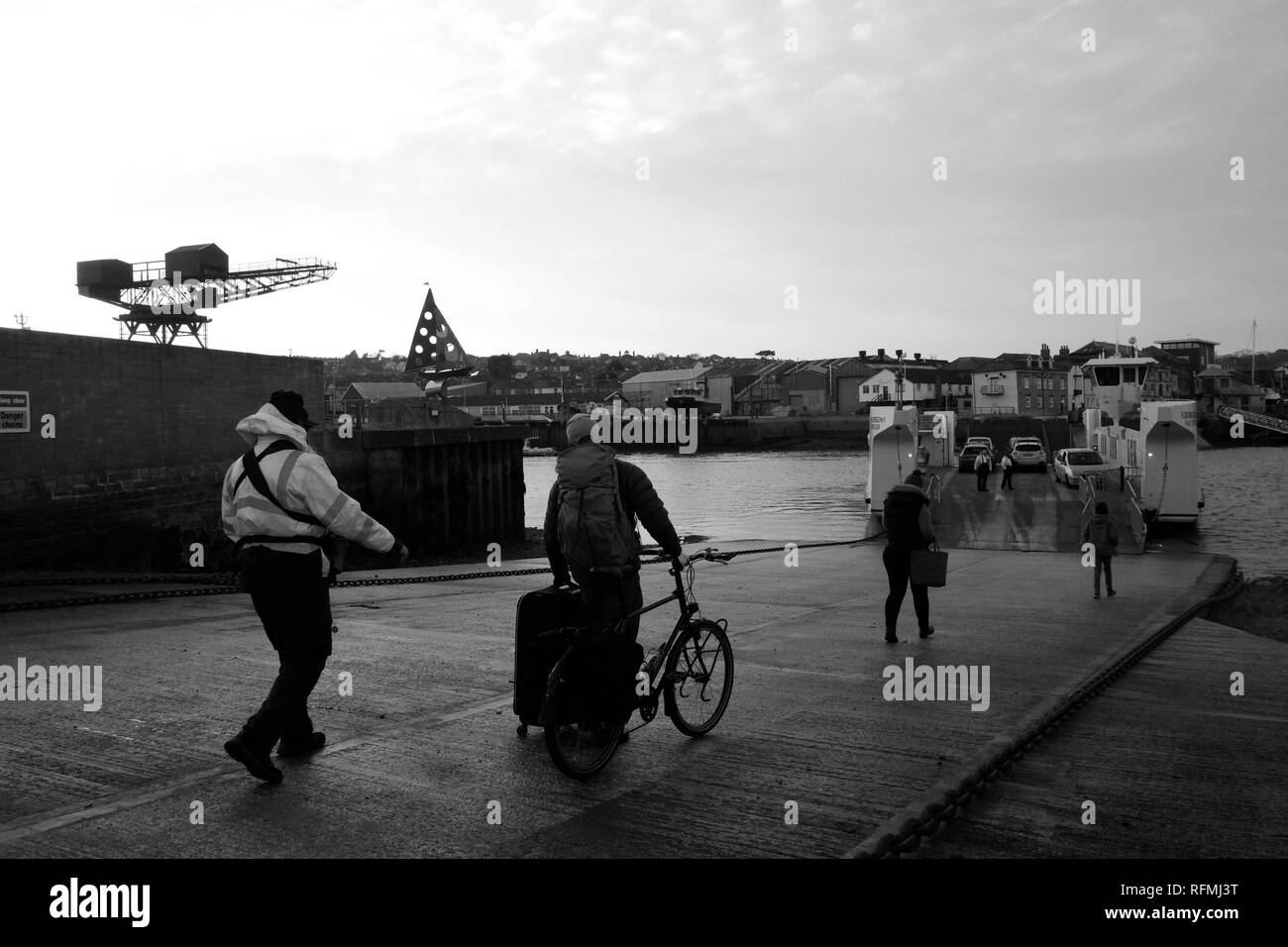 Cowes Floating Bridge Chain Ferry, Cowes, Isle of Wight Stock Photo - Alamy