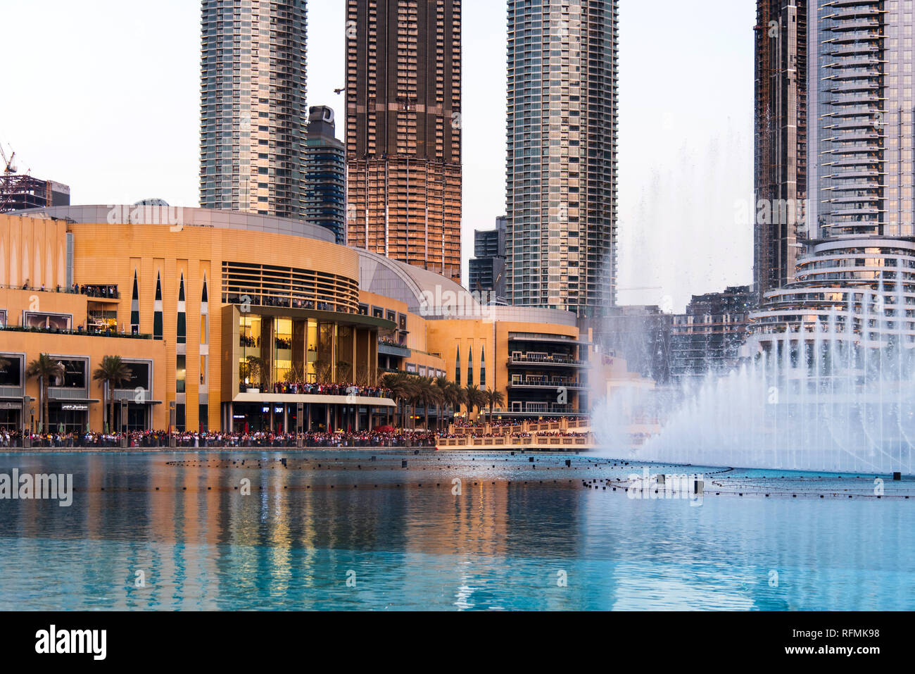 Dubai sunset mall hi-res stock photography and images - Alamy