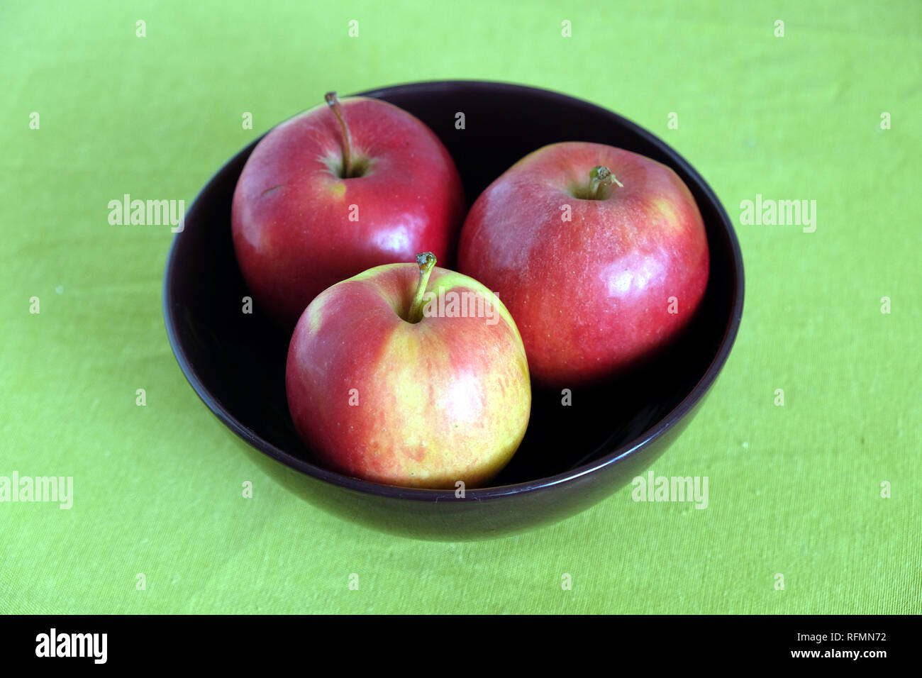 Green round fruits hi-res stock photography and images - Alamy