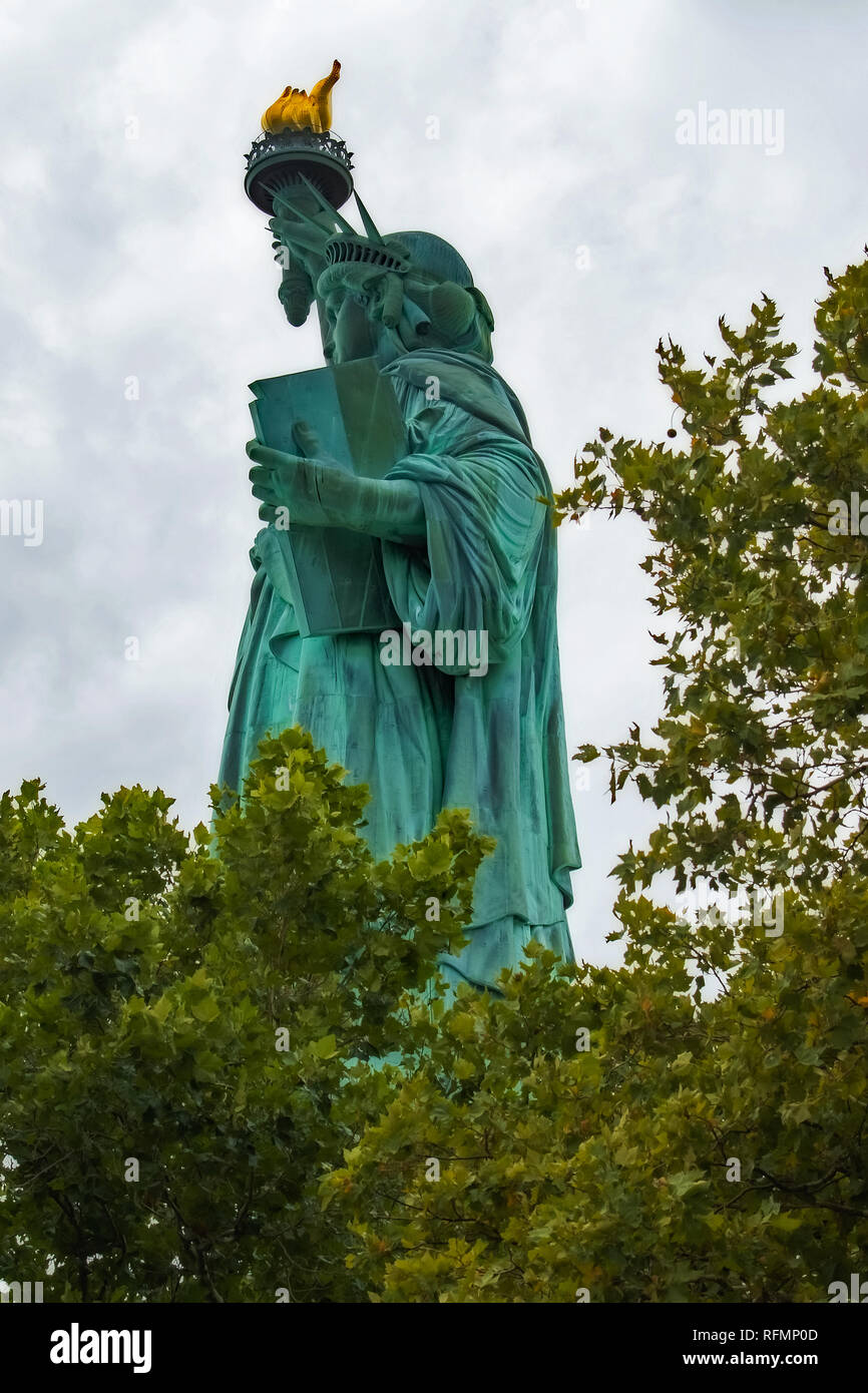 The Statue of Liberty Back View Stock Photo - Alamy