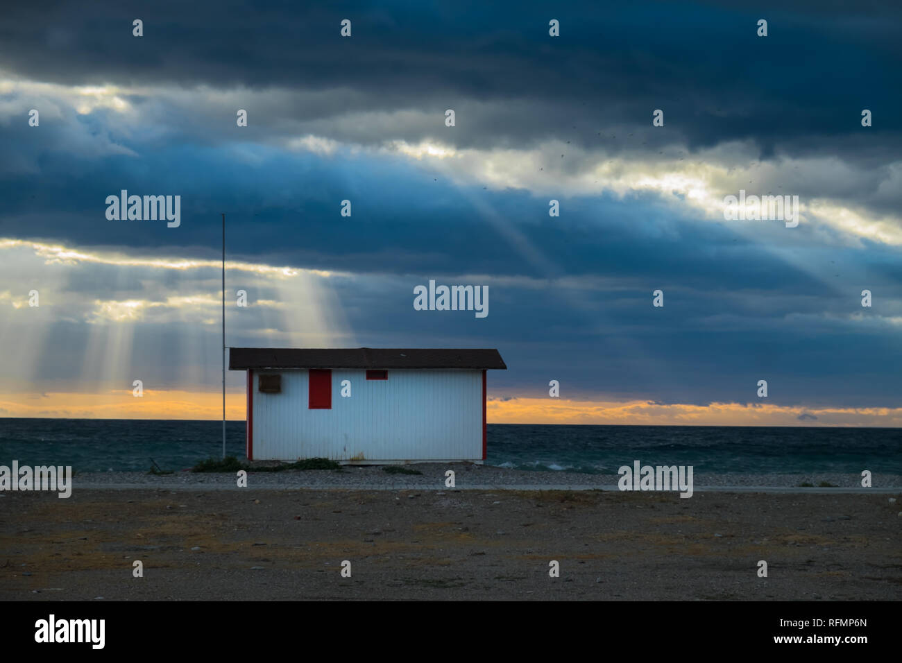 Gathering storms hi-res stock photography and images - Alamy