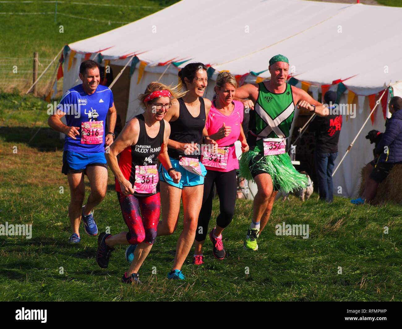 Cross country trail running hi-res stock photography and images - Alamy