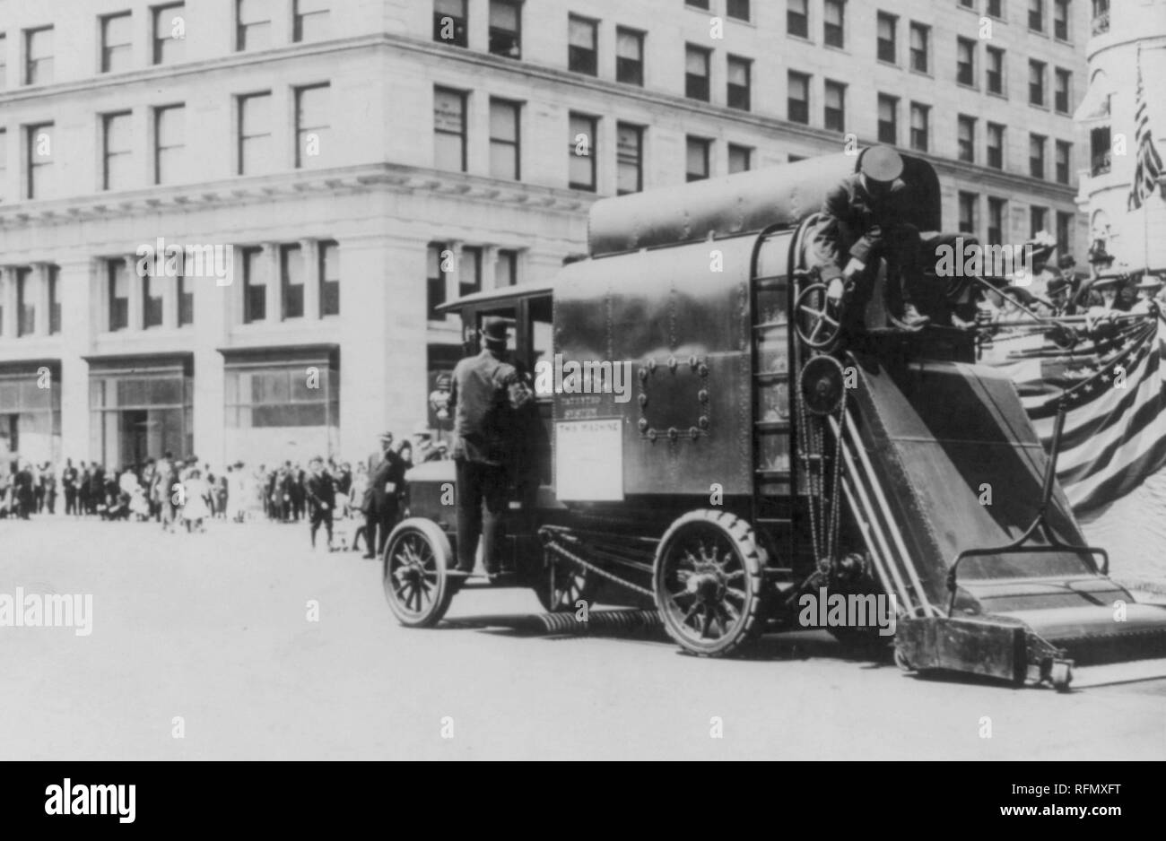 Vintage street cleaner hi-res stock photography and images - Alamy