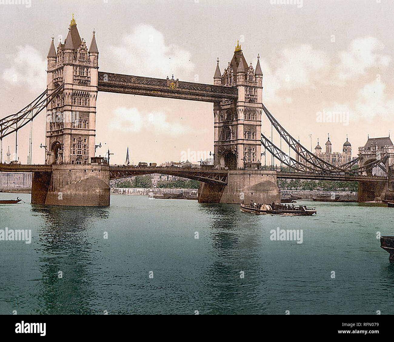 Tower Bridge, London. Between 1890 & 1910 Stock Photo - Alamy