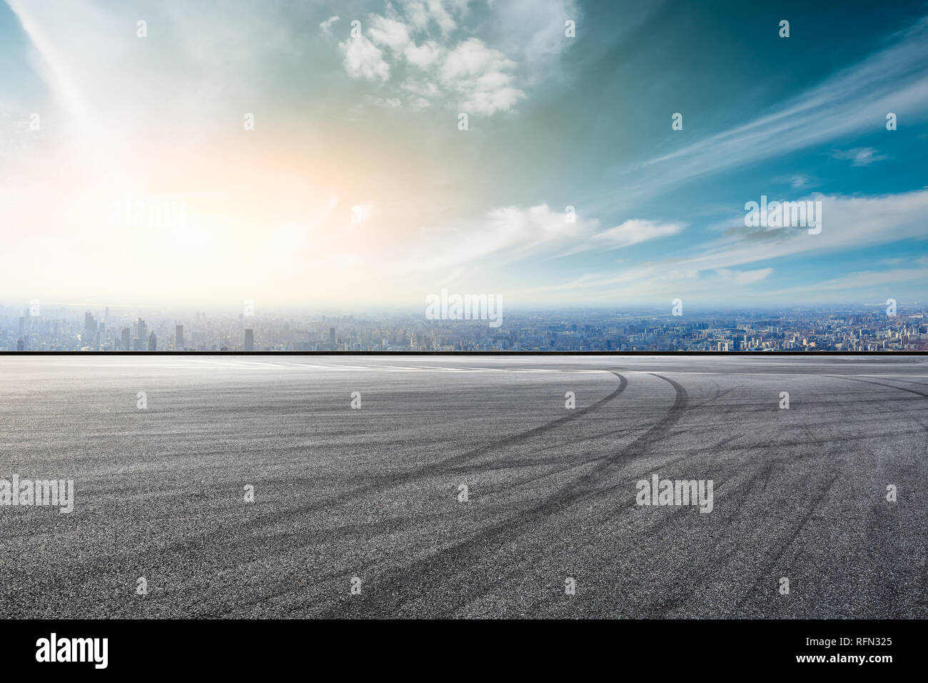 City skyline high angle sunlight hi-res stock photography and images ...