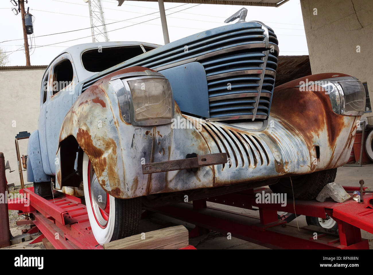 Decaying car hi-res stock photography and images - Alamy