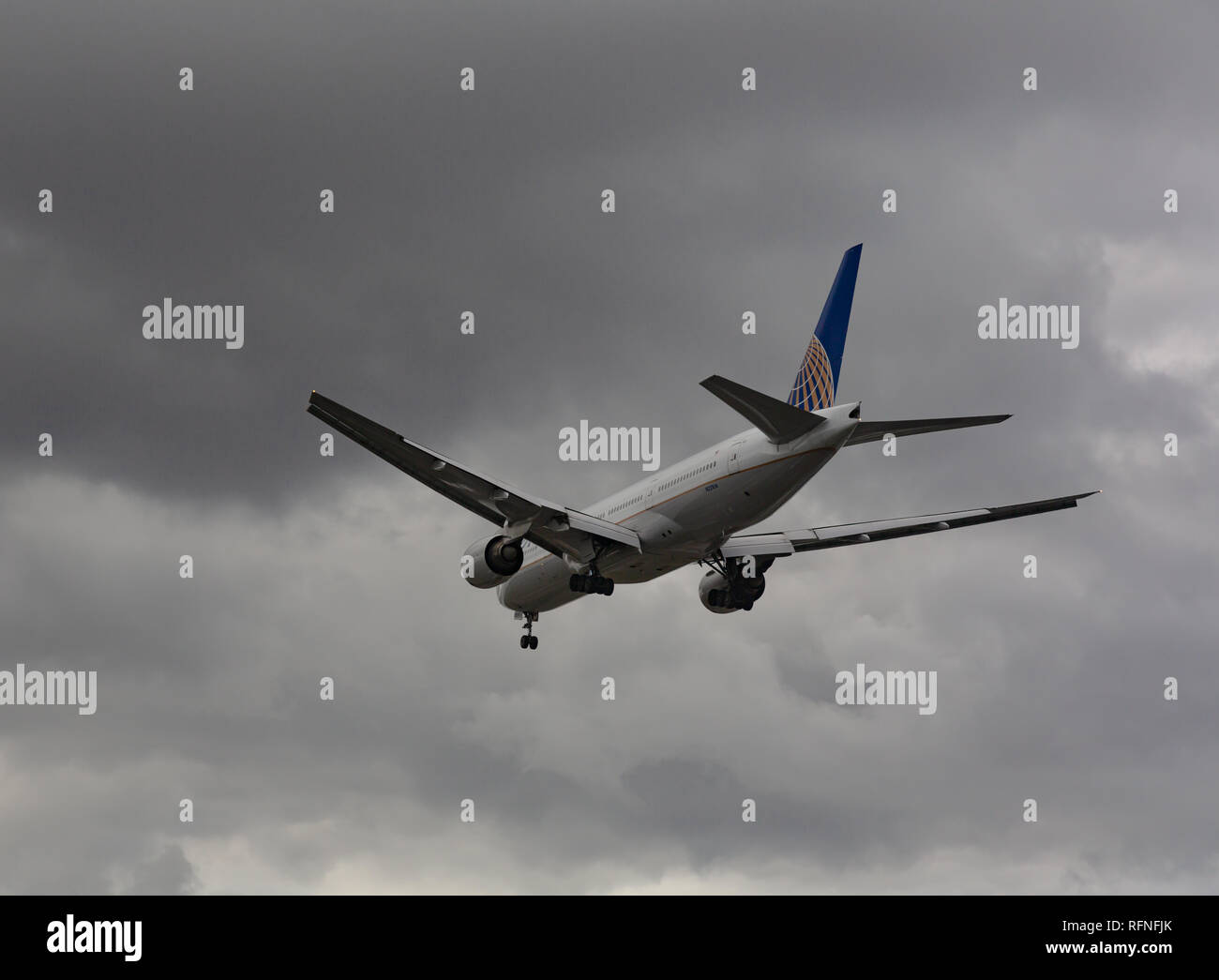 GERMANY, FRANKFURT - SEPTEMBER 06, 2015: Boeing 777-222(ER), N221UA of ...
