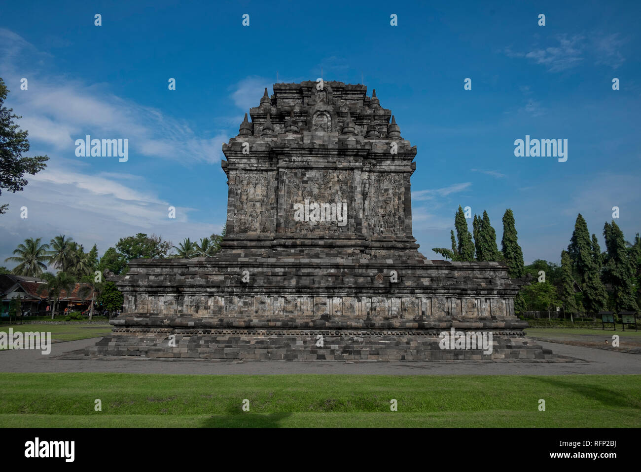 Javanese temple architecture hi-res stock photography and images - Alamy