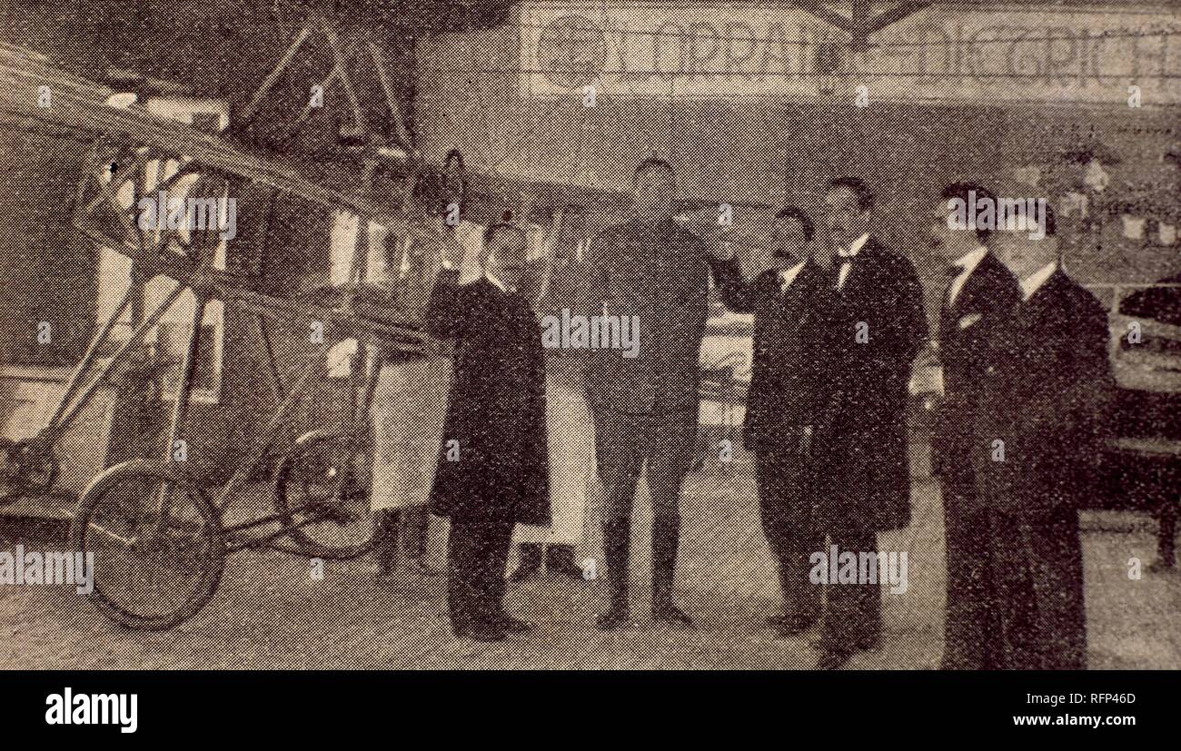 MUNDO GRAFICO 13 V 1914 PG 3 EL ACEDO I EN UN TALLER. Location ...