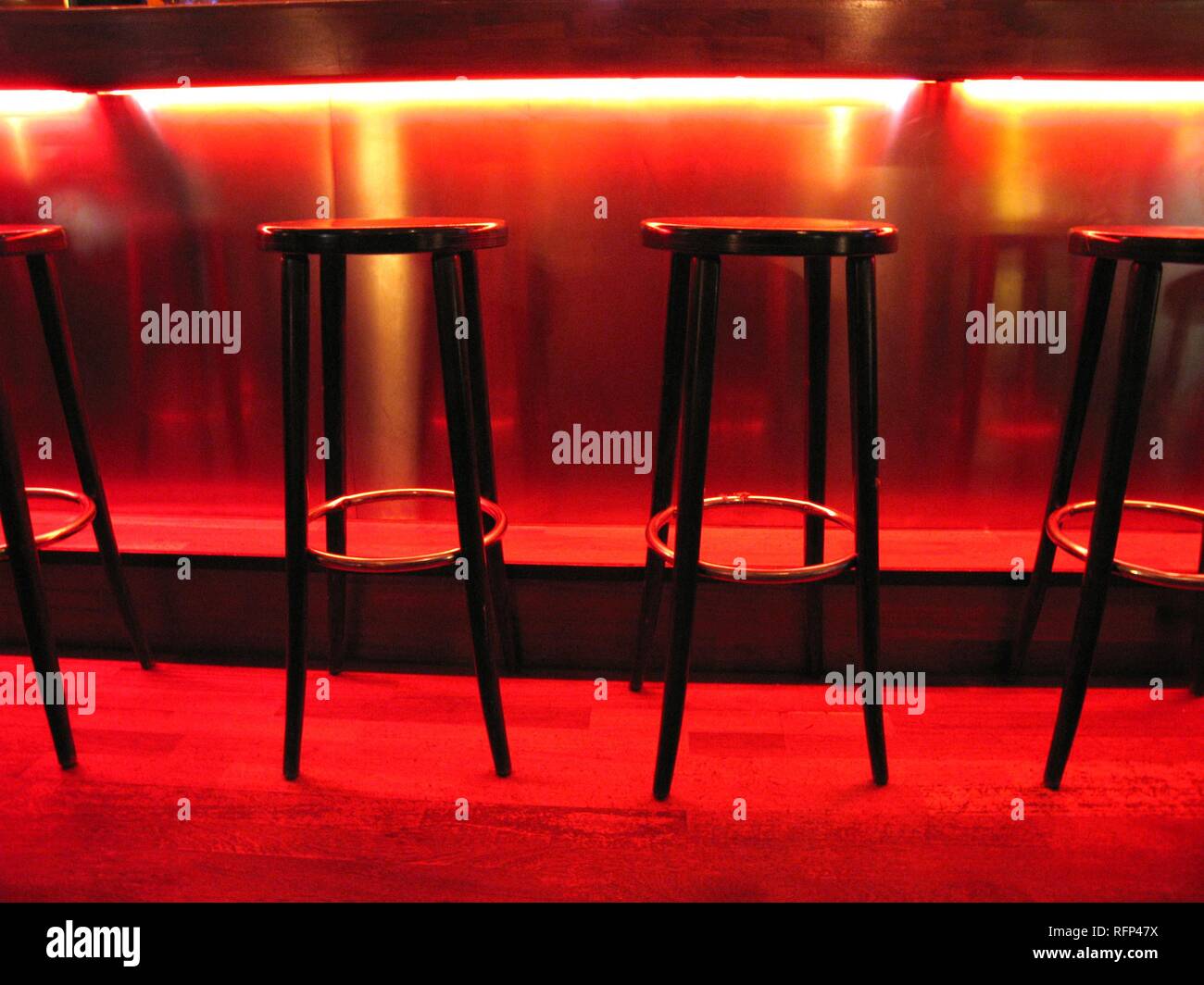 Empty bar stool red hi-res stock photography and images - Alamy
