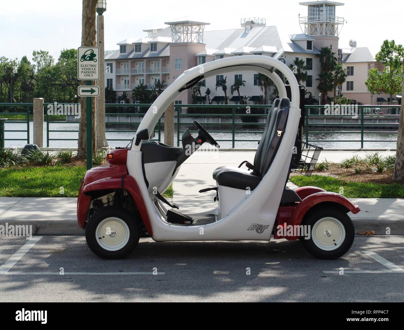 Parking space for electrical vehicles, Celebration (artificial town ...