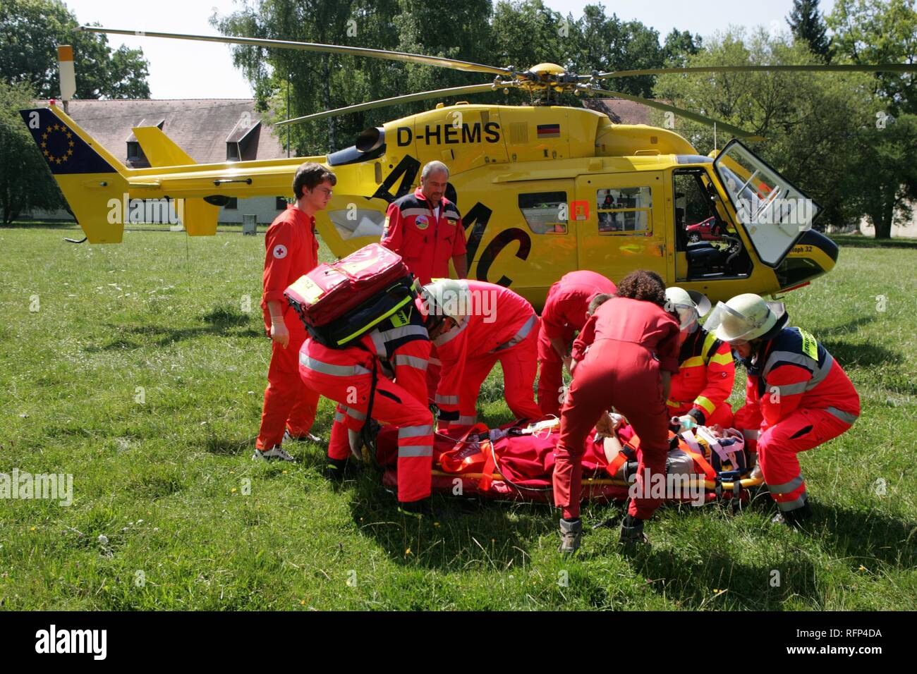 Injured person ambulance hi-res stock photography and images - Alamy