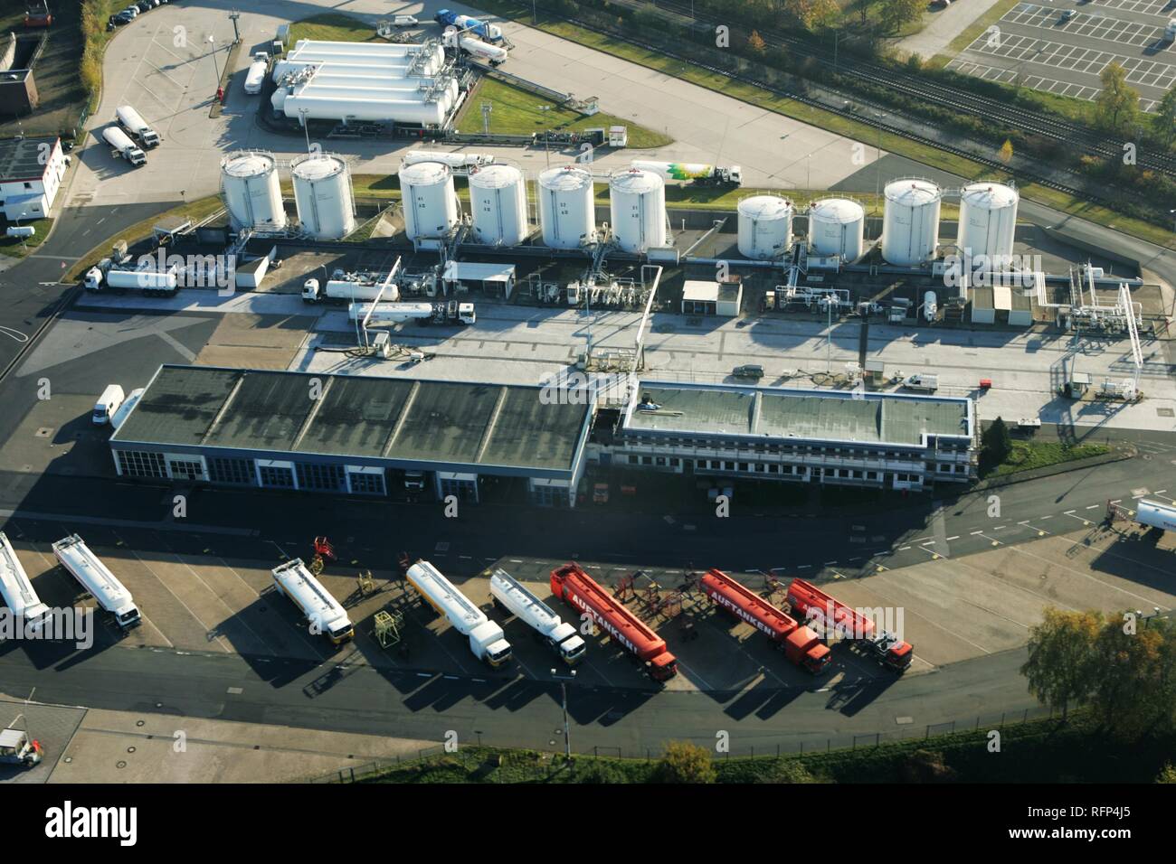 Fuel tanks hi-res stock photography and images - Alamy