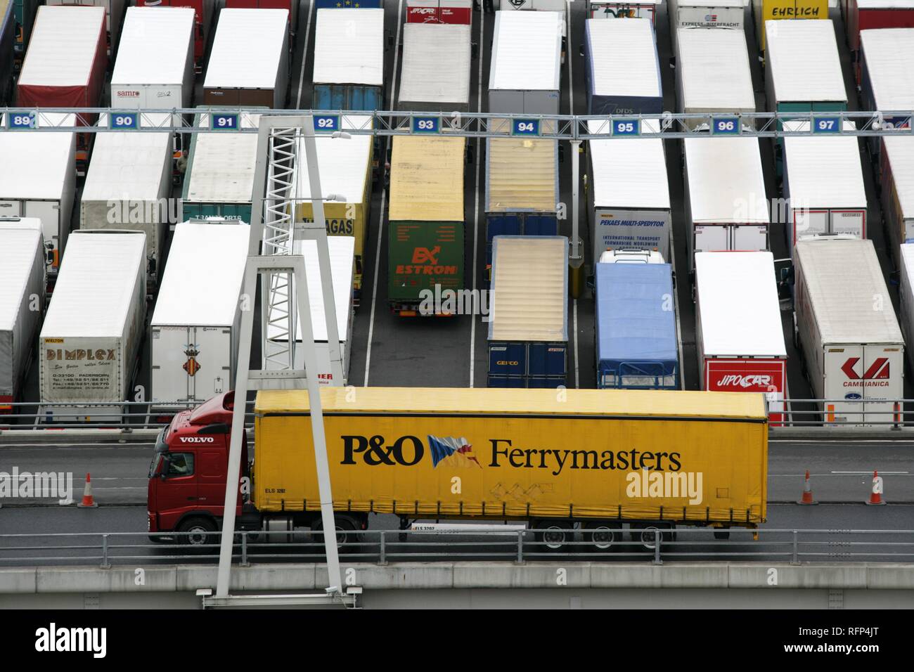 Trucks at dover hi-res stock photography and images - Alamy