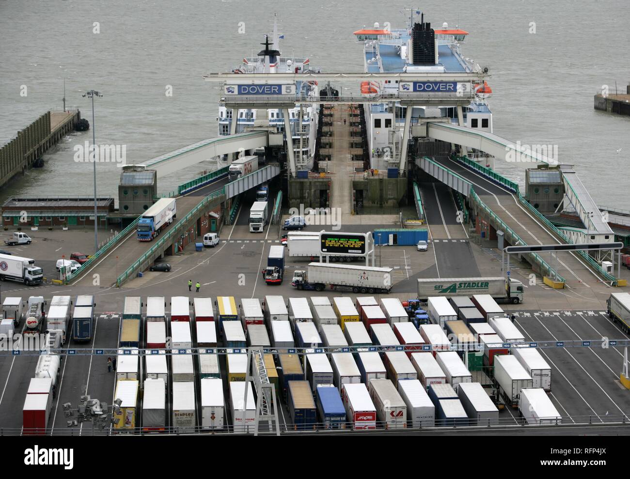 Trucks at dover hi-res stock photography and images - Alamy