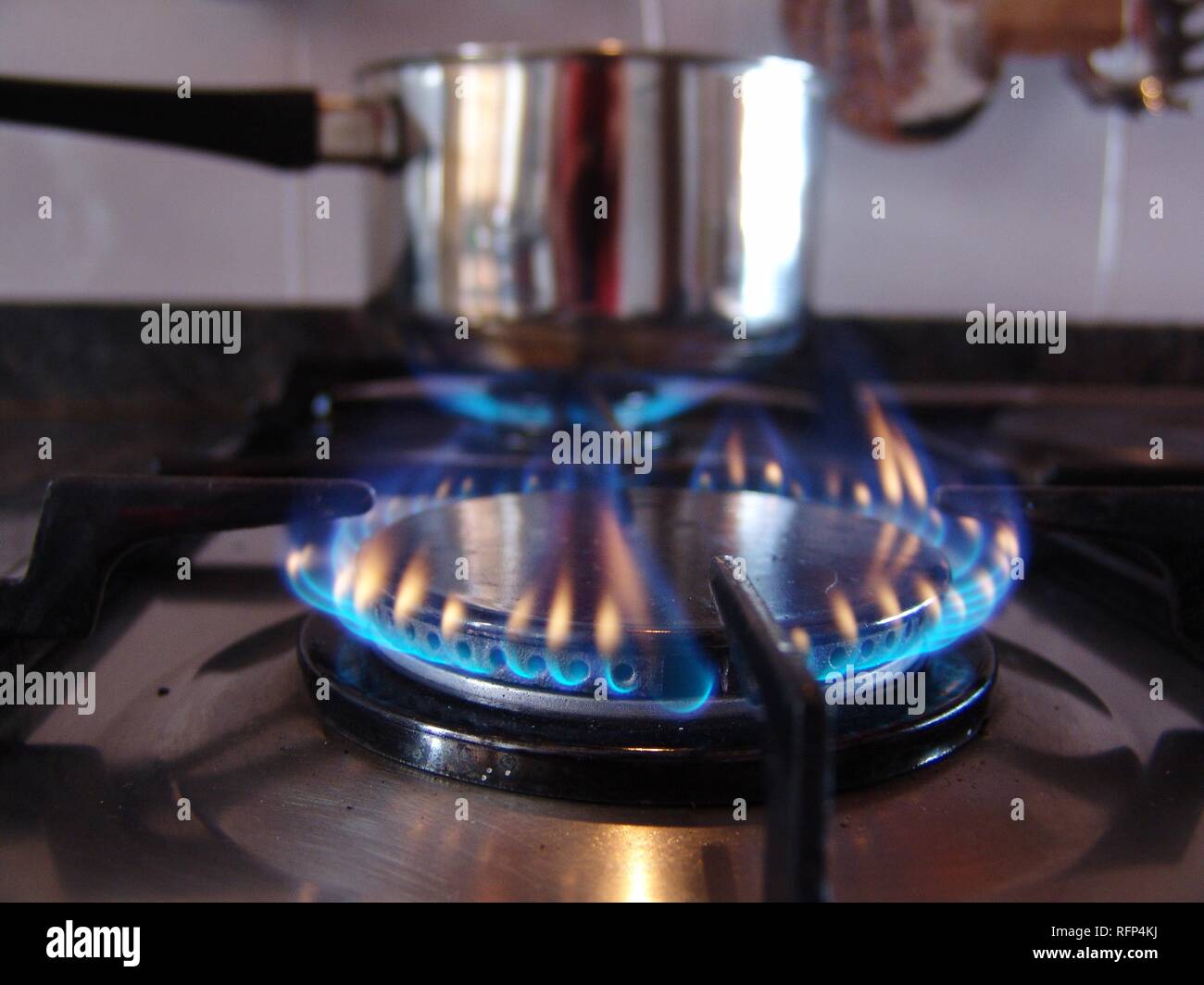 Gas stove, flame Stock Photo - Alamy