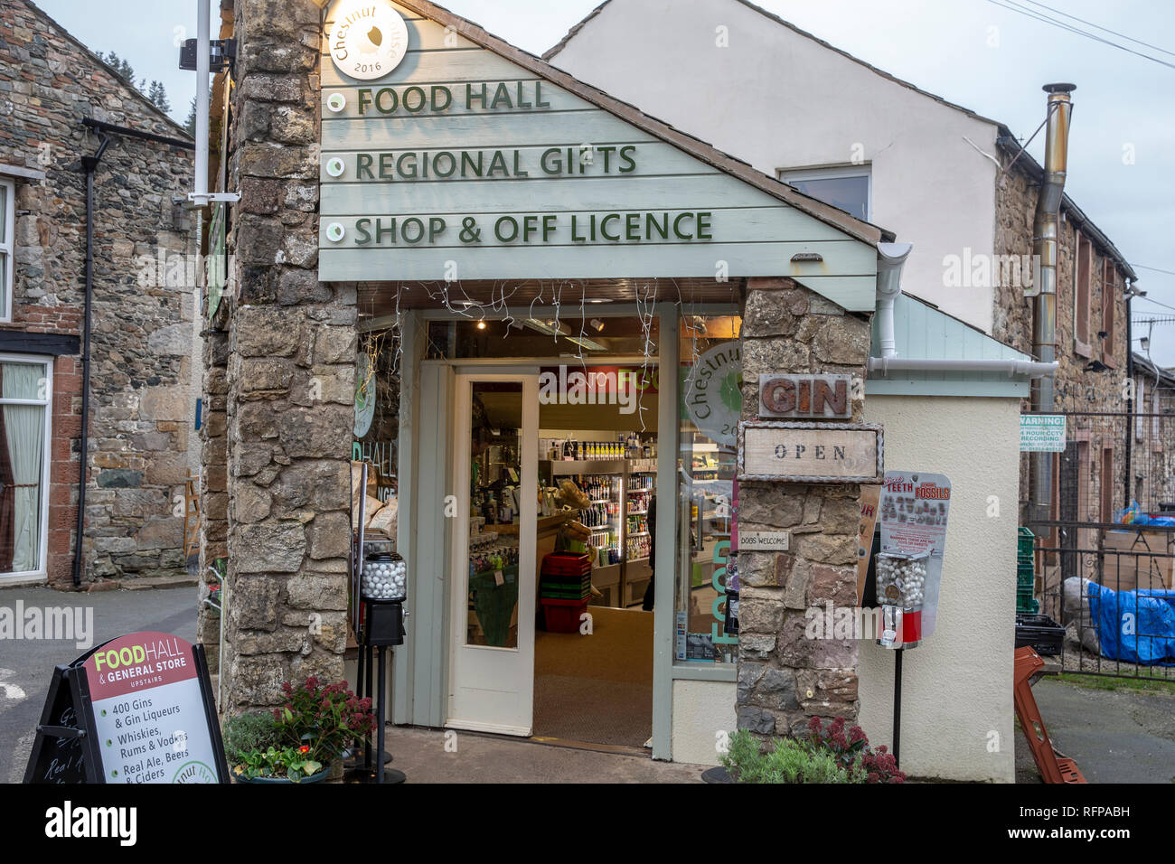 Pooley Bridge Village High Resolution Stock Photography and Images - Alamy