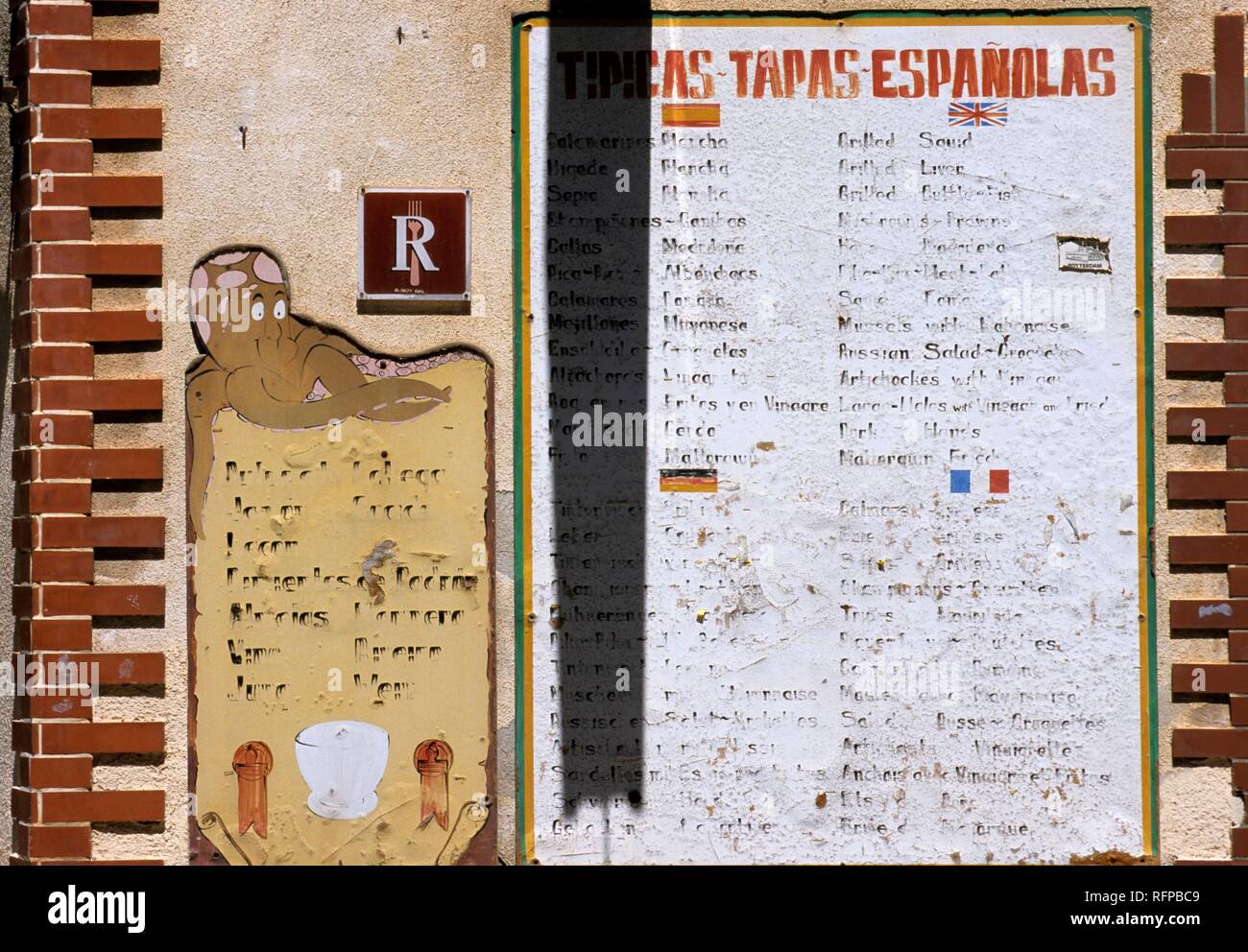 ESP, Spain, Balearic Islands, Mallorca : menu of a Tapas restaurant ...