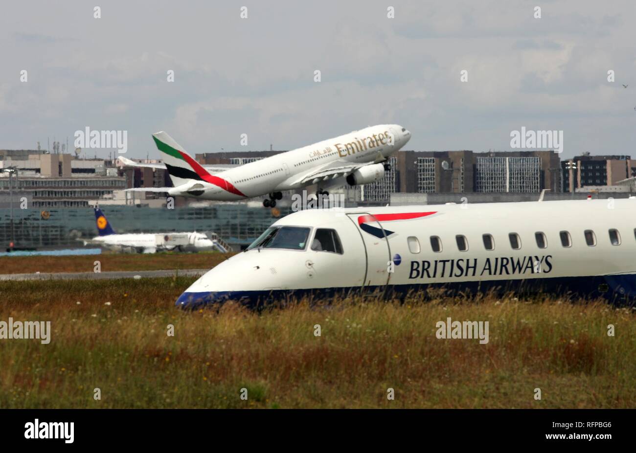 British airways airbus a330 hi-res stock photography and images - Alamy