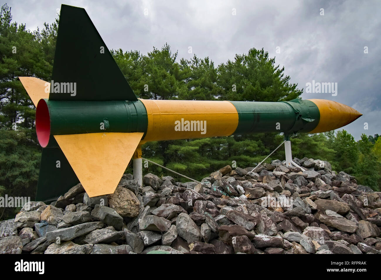 Static defense hi-res stock photography and images - Alamy