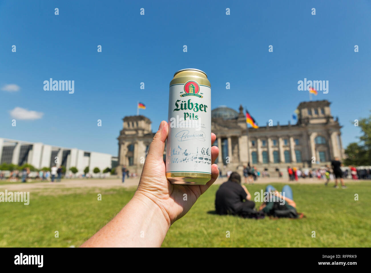 Beer can building hi-res stock photography and images - Alamy
