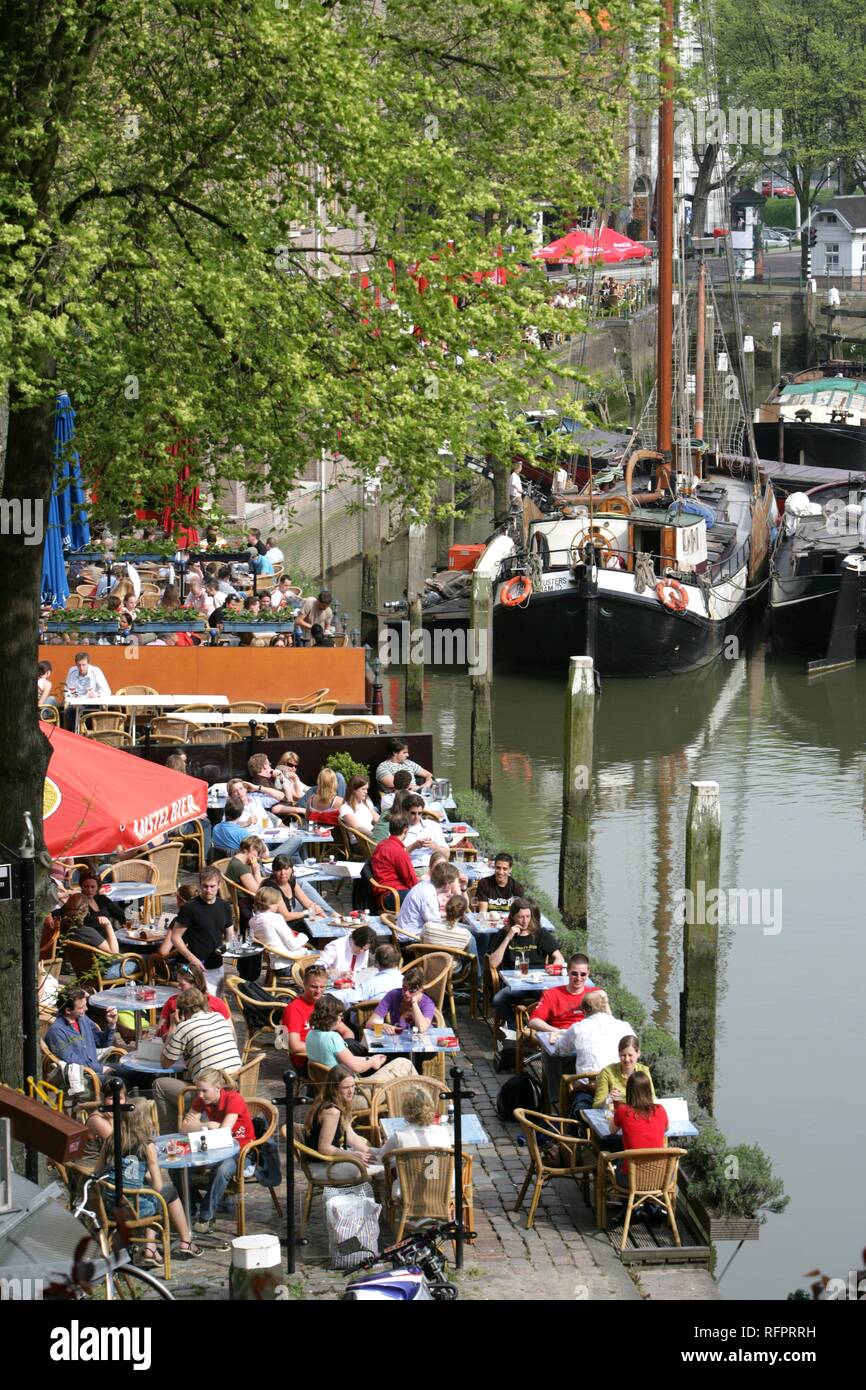 Beer garden at the Oude Haven, Rotterdam, Netherlands Stock Photo - Alamy