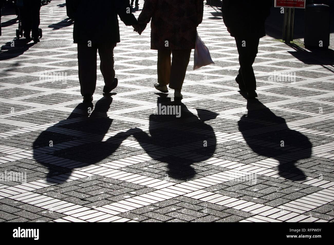 Faceless shadows hi-res stock photography and images - Alamy
