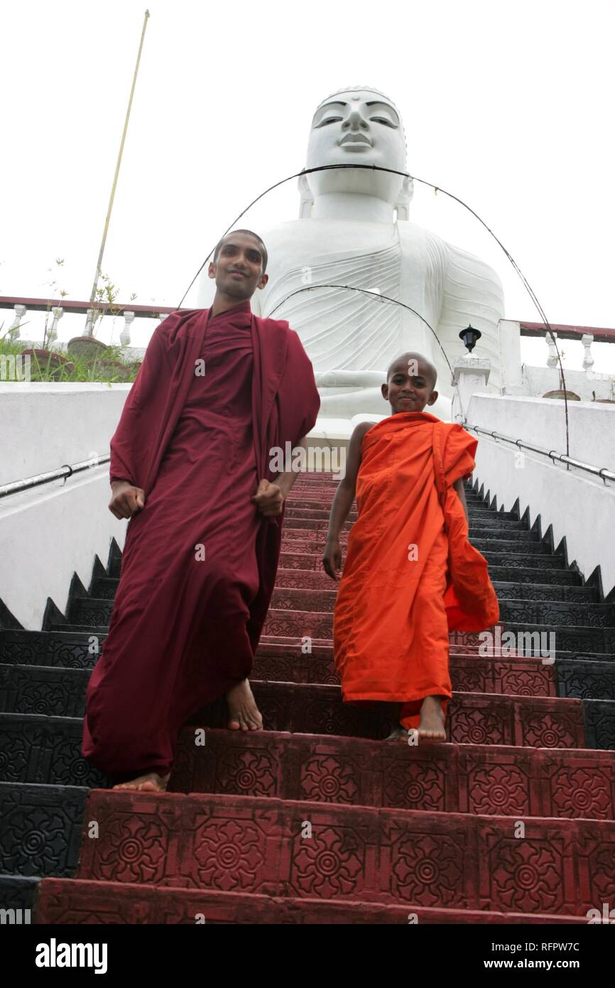 LKA, Sri Lanka : Young Monks in Buddhistic temple, Asgiriya, monastery ...