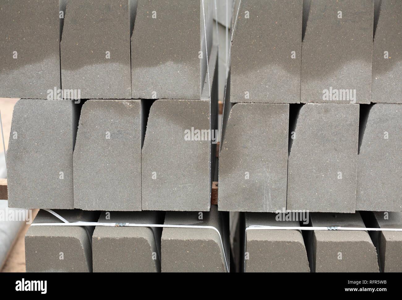 Kerb stone edge hi-res stock photography and images - Alamy