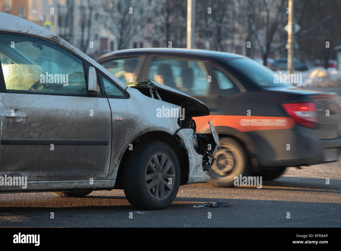 Crossroads accident hi-res stock photography and images - Alamy
