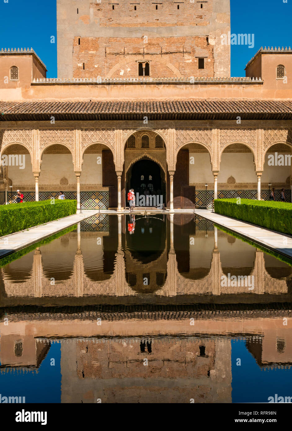Alhambra palace spain patio with pool hi-res stock photography and ...