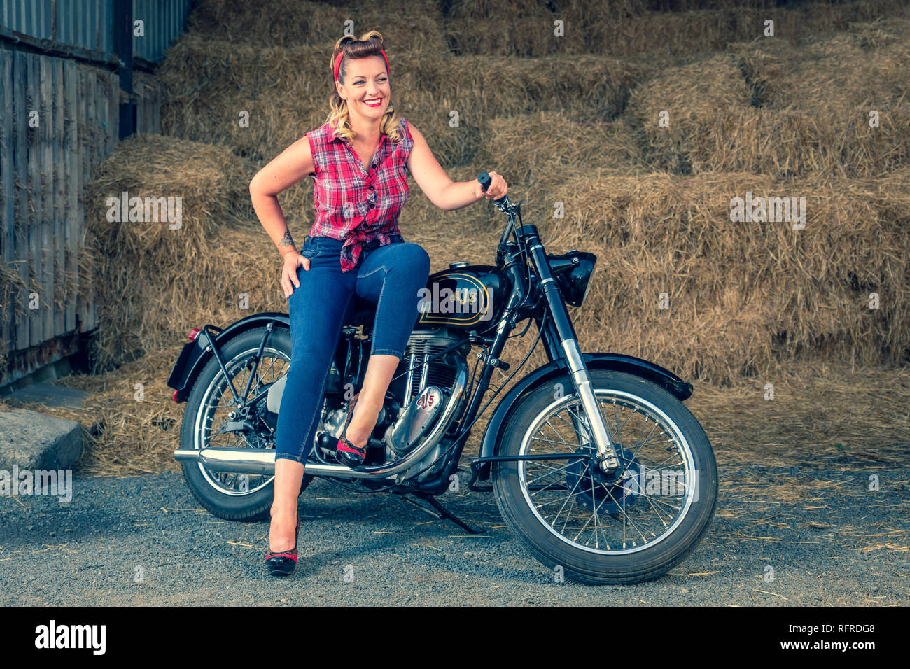 Rockabilly fashion hi-res stock photography and images - Alamy