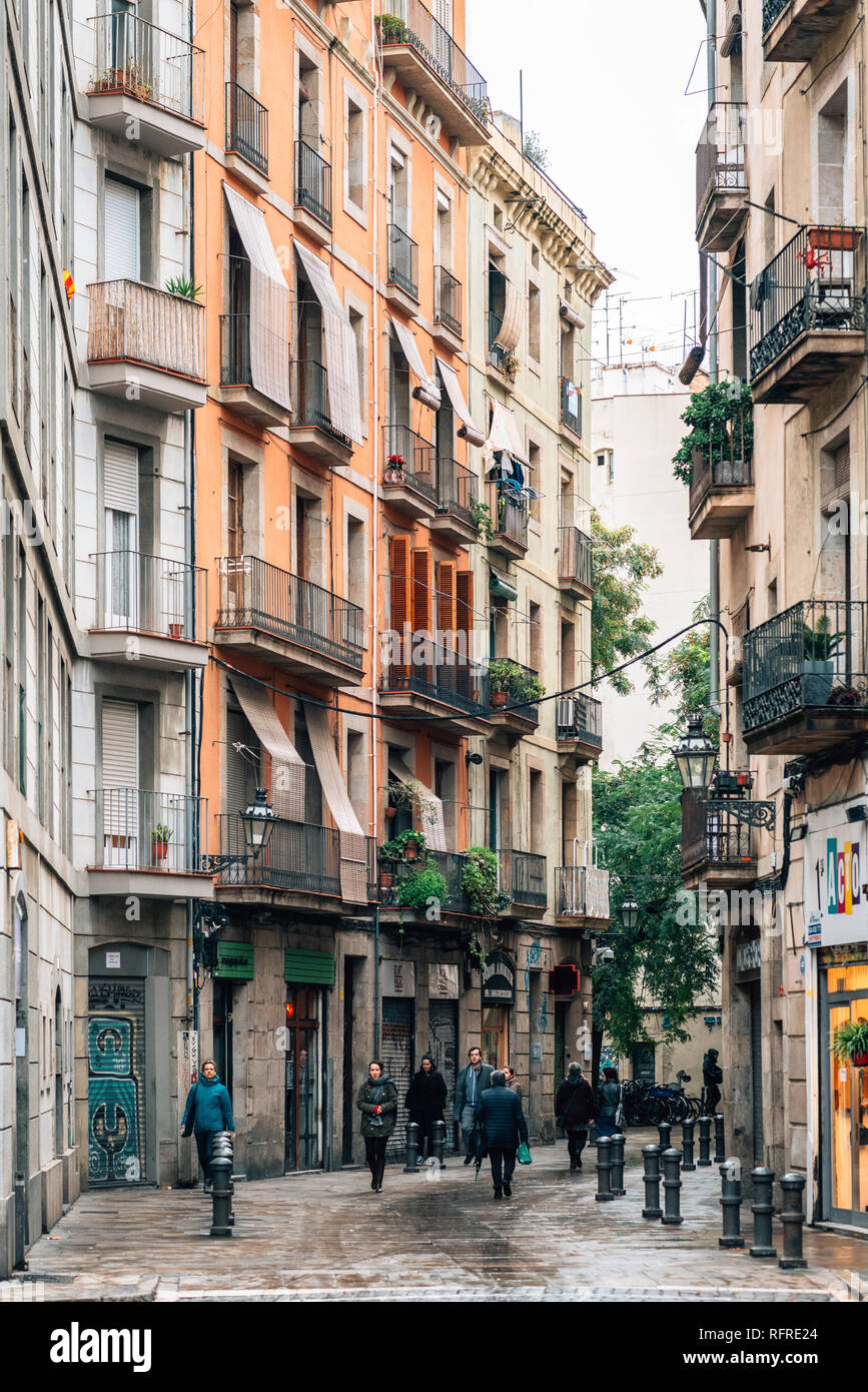 Gothic quarter street barcelona hi-res stock photography and images - Alamy