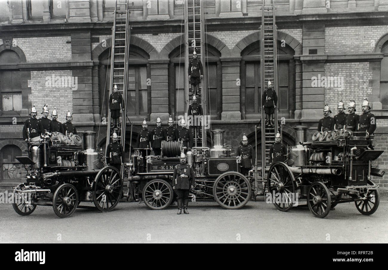 Vintage firemen hi-res stock photography and images - Alamy