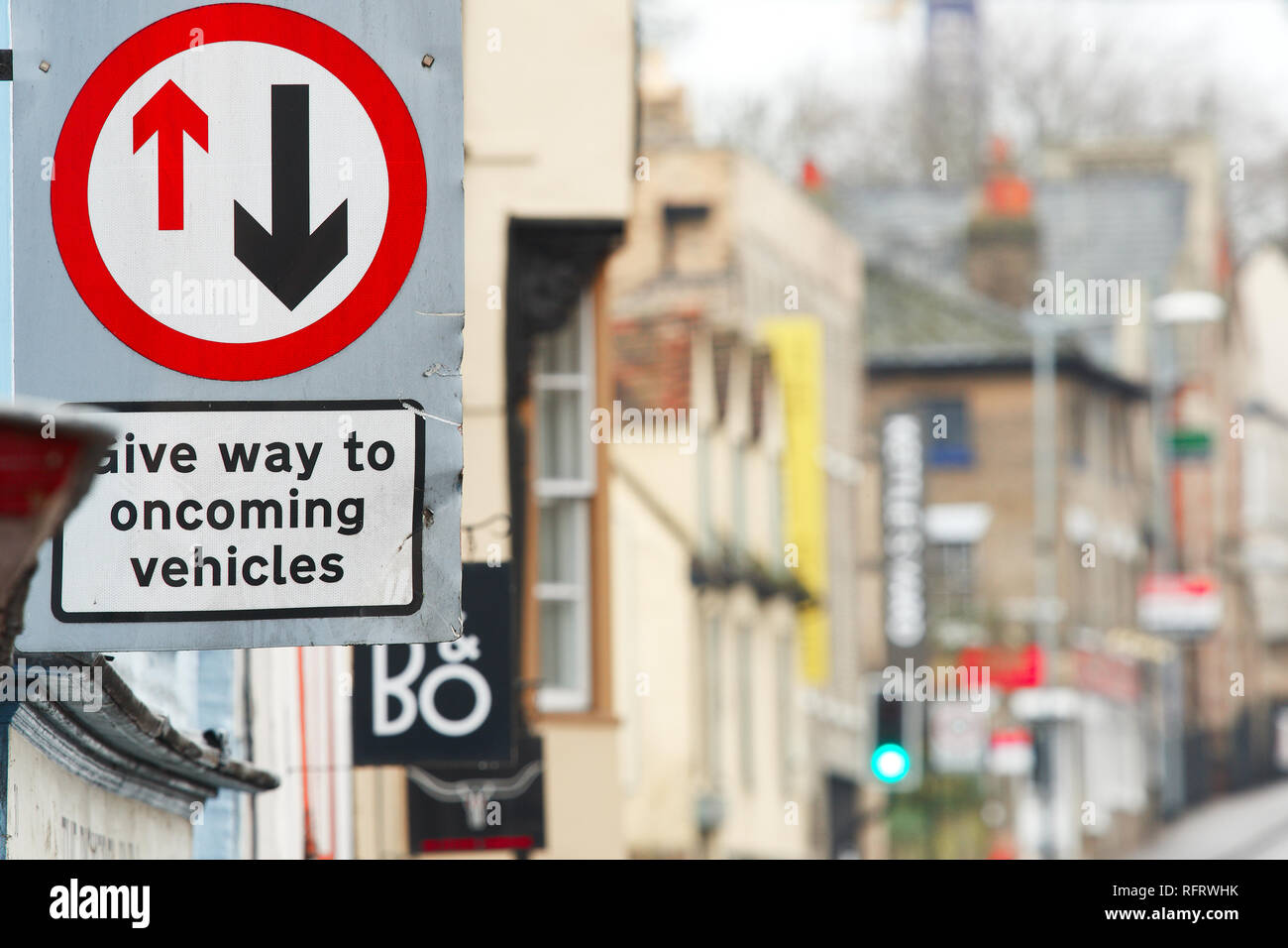 Give priority oncoming traffic road hi-res stock photography and images ...