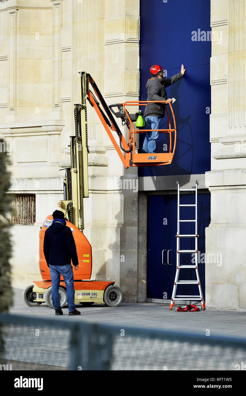 Worksite on Le Louvre historical building - Paris - France Stock Photo ...