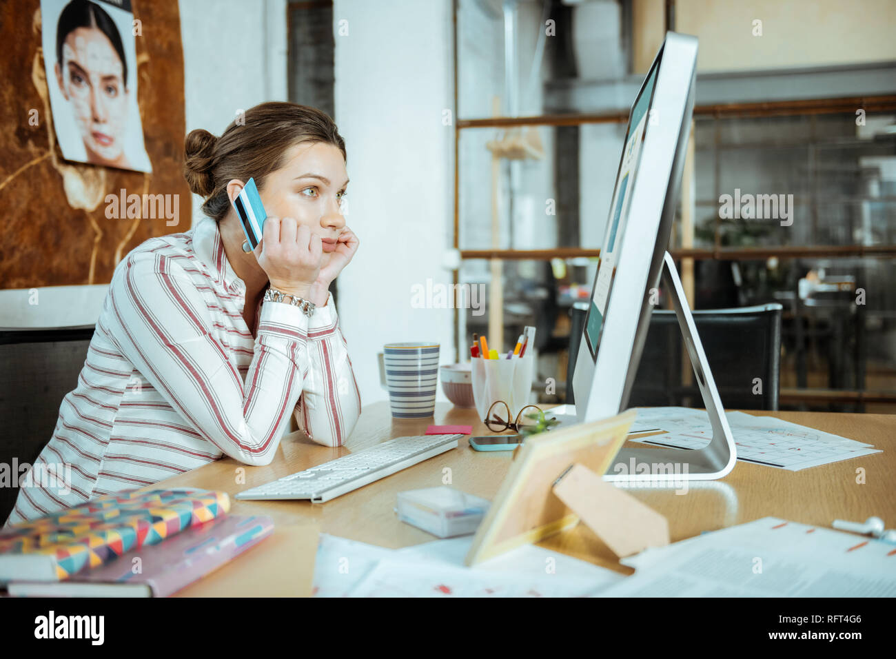 Solo debit card hi-res stock photography and images - Alamy