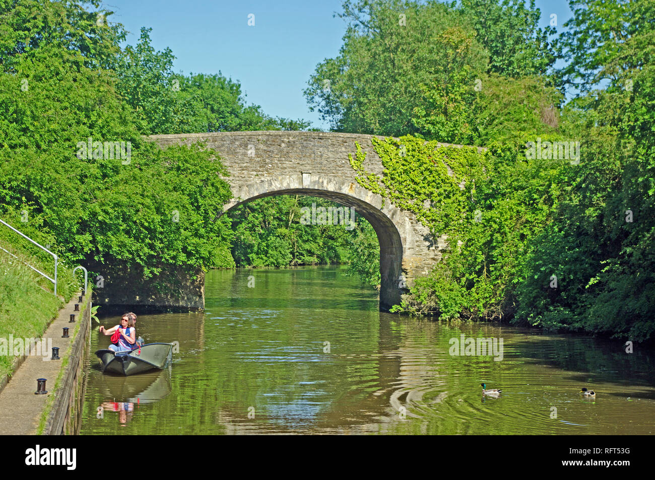 Road Bridge, Near, Culham Lock, River Thames, Oxfordshire Stock Photo ...