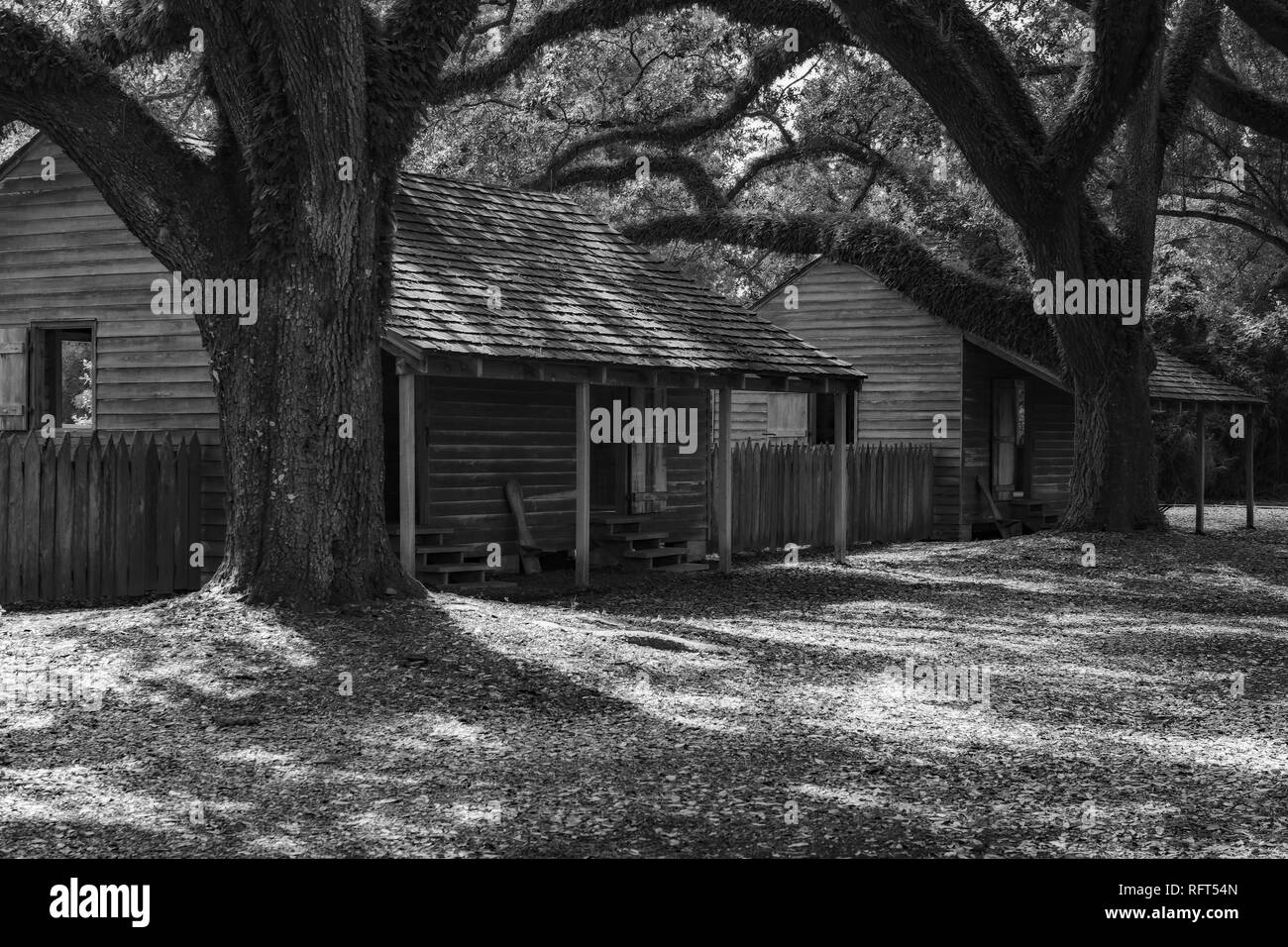 Slave cabins plantation hi-res stock photography and images - Alamy
