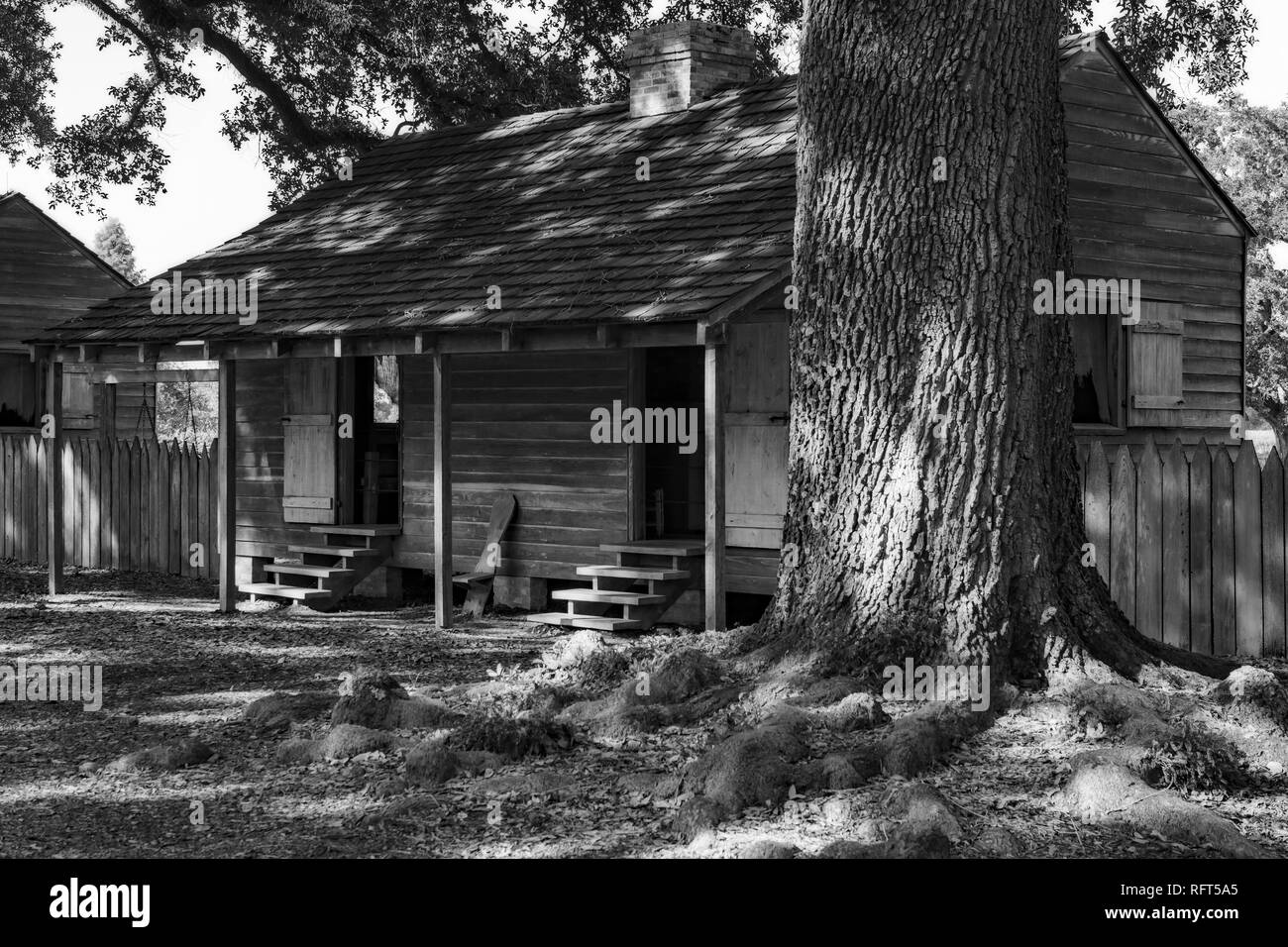 Slave cabins plantation hi-res stock photography and images - Alamy