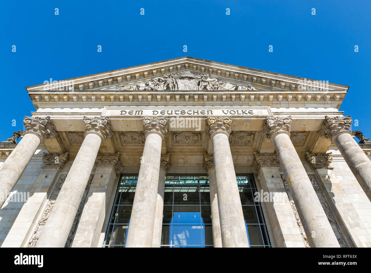 Government building columns closeup hi-res stock photography and images ...