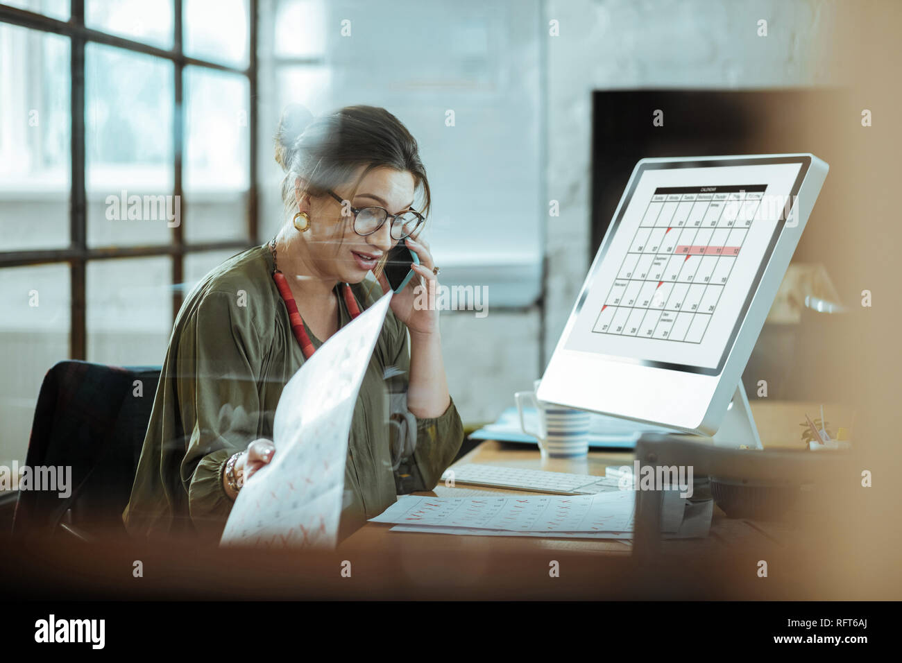 Phone call working hi-res stock photography and images - Alamy