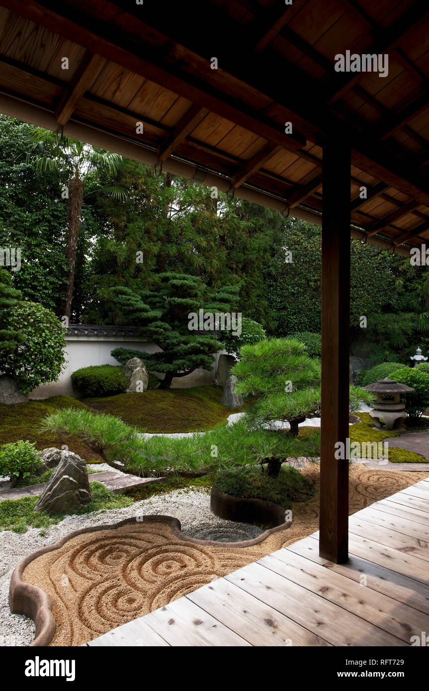 Mirei shigemori garden hi-res stock photography and images - Alamy
