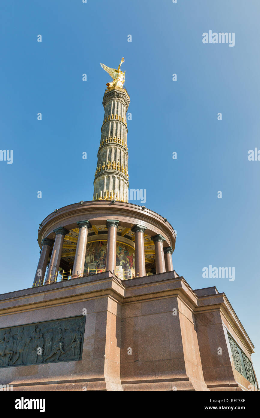 The Victory column in Tiergarten park. Berlin, Germany Stock Photo - Alamy
