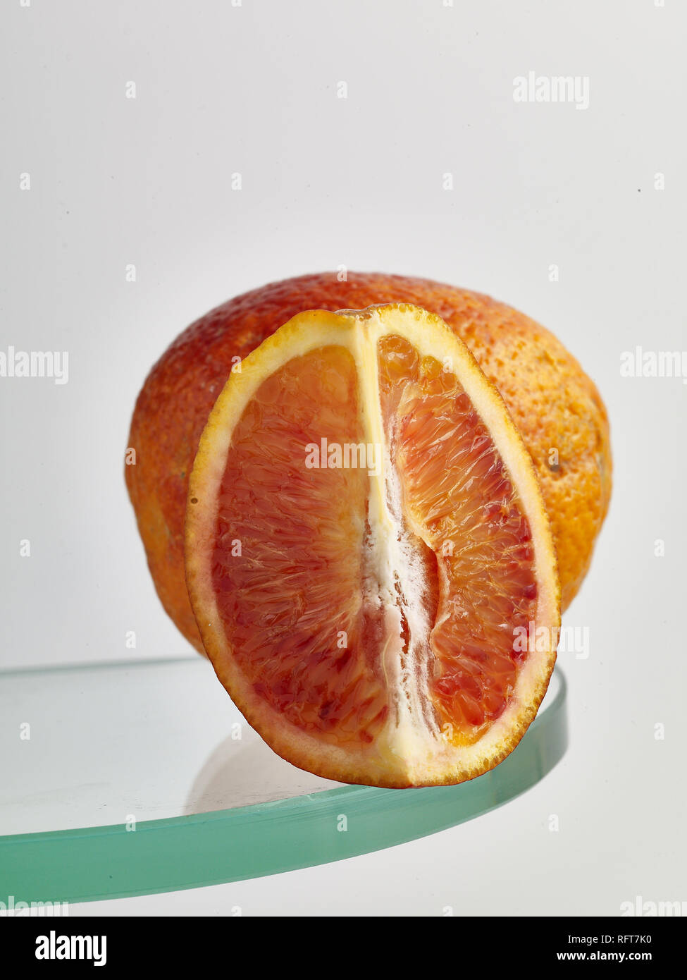 Blood orange segments hi-res stock photography and images - Alamy
