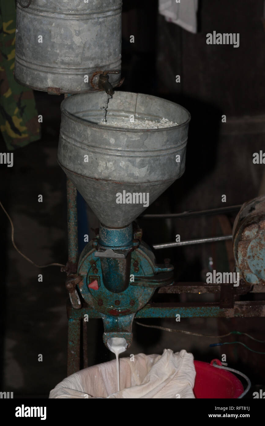 Old milling machine hi-res stock photography and images - Alamy