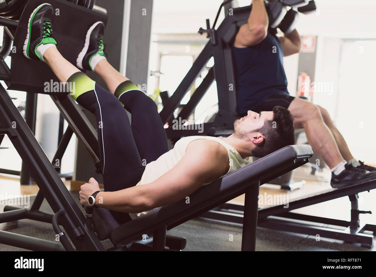 Man leg press gym hi-res stock photography and images - Alamy
